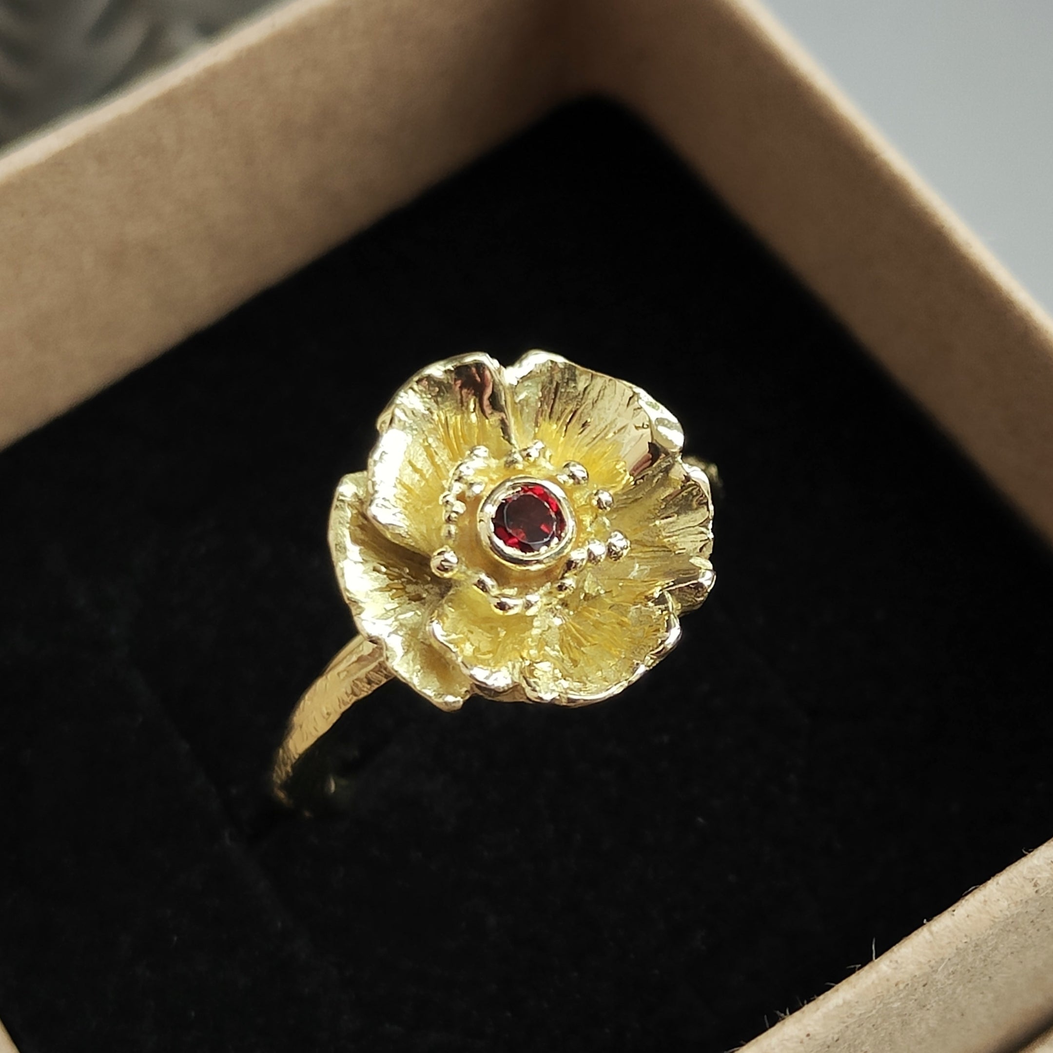 "Wild" 18ct Gold Poppy Ring – Sarah Madsen
